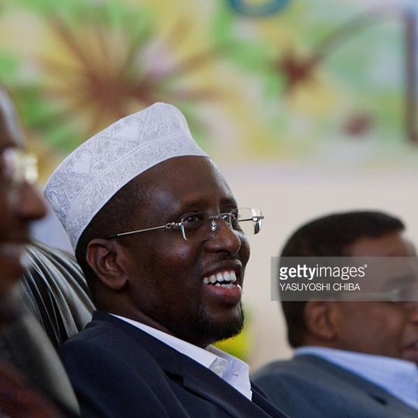 Sheekh Shariif "Saxiixa Badda waxba kama ogi" [Daawo]