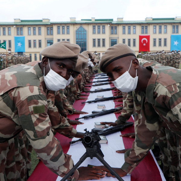 Turkish-trained troops graduate in Somalia amid ongoing battle
