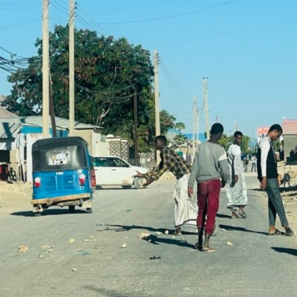 Somalia: Fighting resumes in Las Anod as thousands flee homes