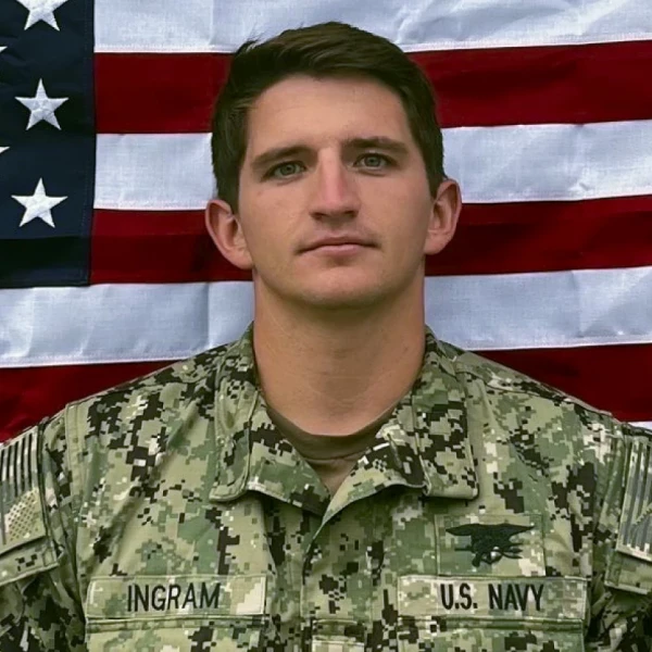 How a Navy SEAL fell into rough Somalia waters and another died trying ...