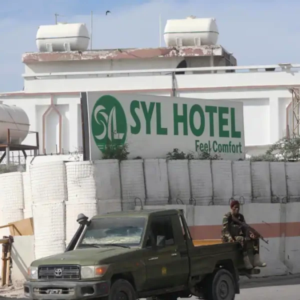 Al-shabaab raid hotel in Mogadishu