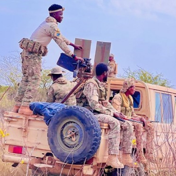 Airstrikes Hit Al-Shabaab-Held Somali Town Amid Military Advance
